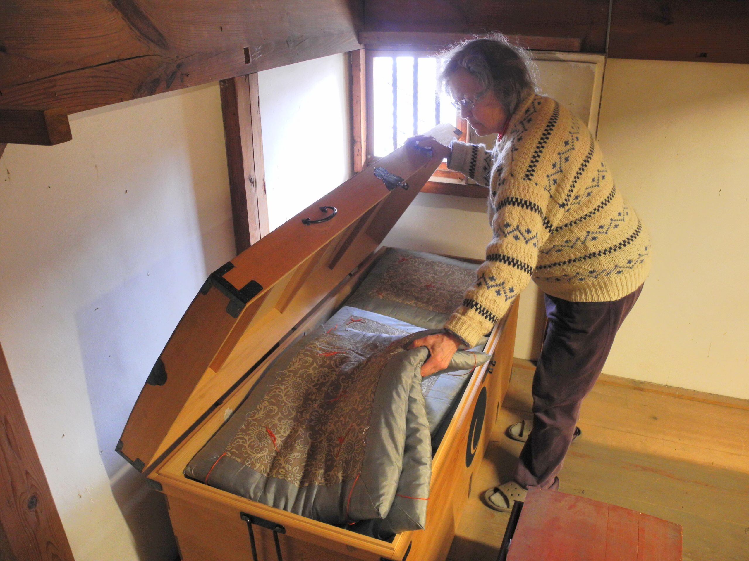 new year cleaning osoji Japanese farmhouse kominka in rural Shiga in ...